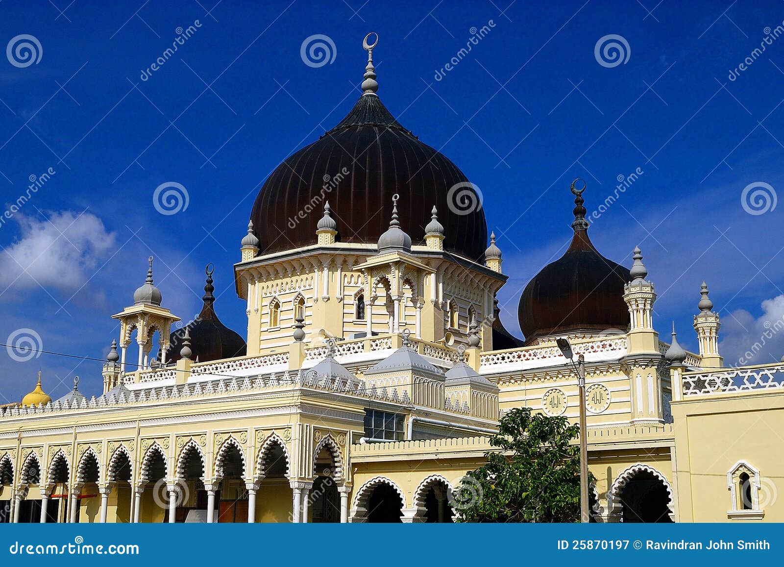Zahir Mosque editorial photography. Image of dome, zahir - 25870197
