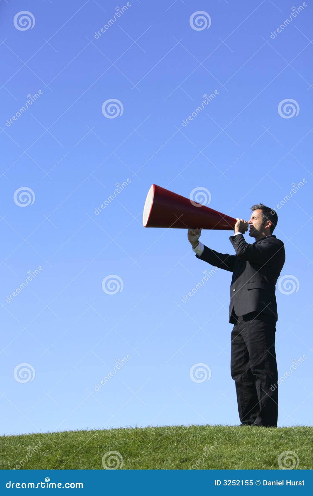 Zakenman met megafoon stock afbeelding. Image of ontruim - 3252155