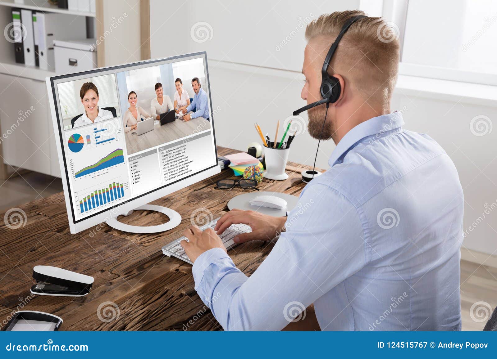 Zakenman Video Conferencing with Team on Computer Stock Afbeelding ...