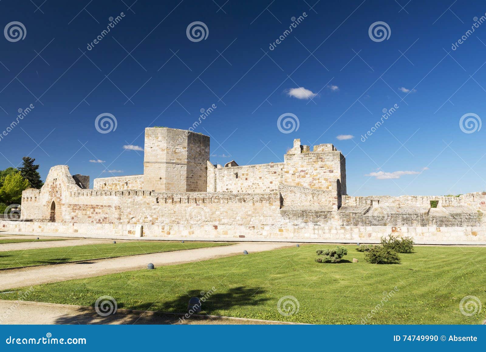 Zamora Castle stock photo. Image of zamora, feudalism - 74749990