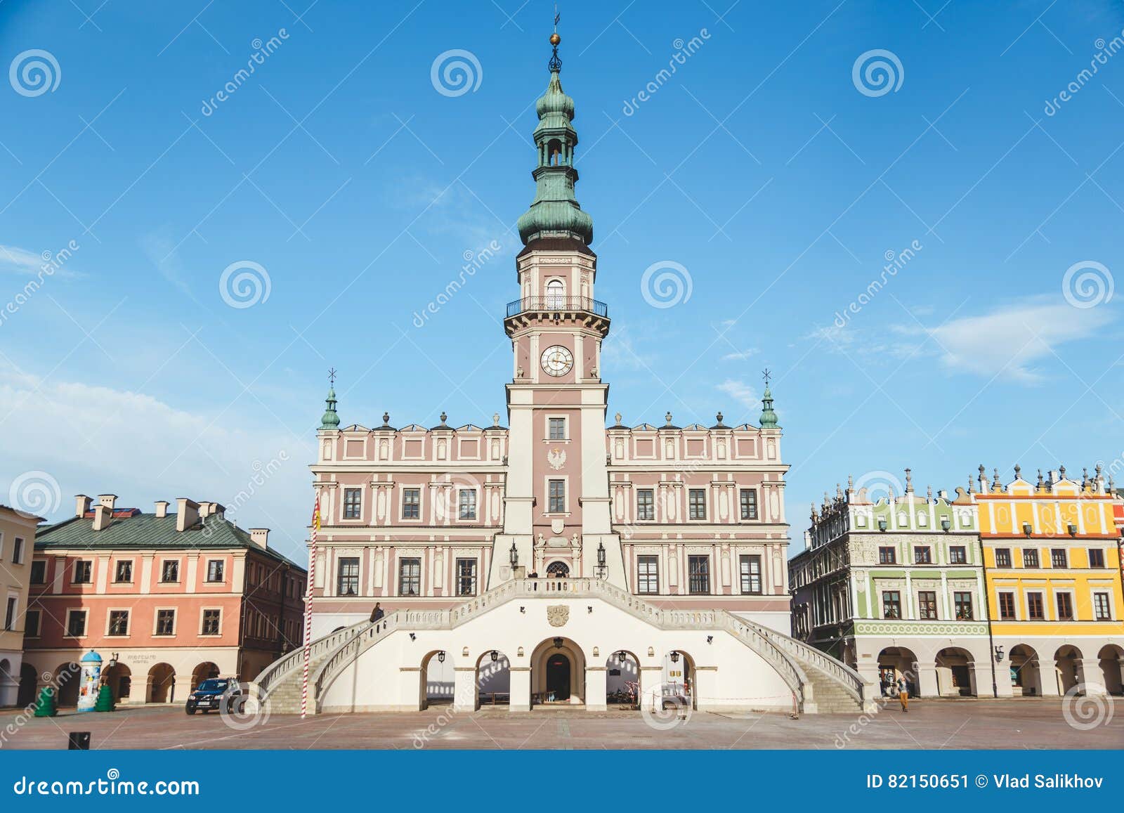 Zamosc, Polonia 19 De Noviembre De 2016: Debe Ver El Lugar En La Ciudad ... Zamosc, Polonia 19 De Noviembre De 2016: Debe Ver El Lugar En La Ciudad ...