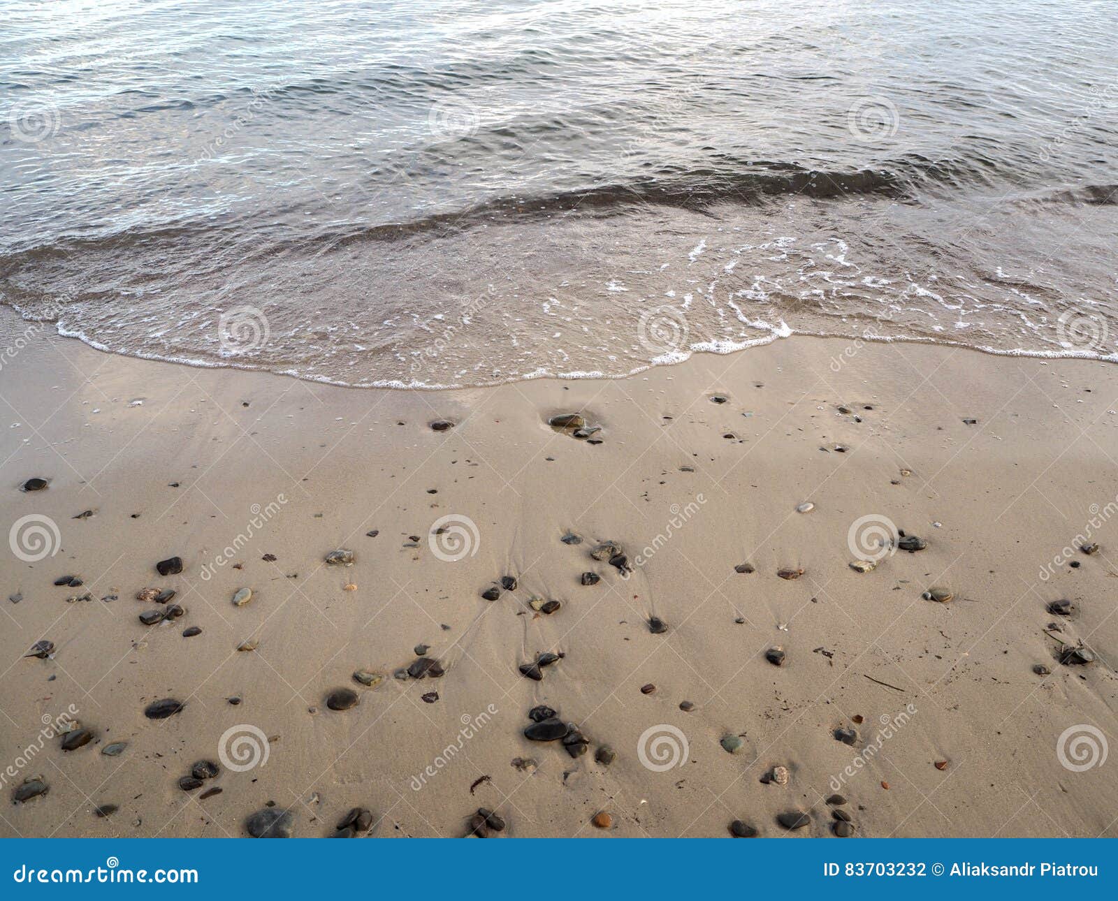 Zand En Stenen Op Het Strand Van De Oostzee Stock Foto - Image of kust ...