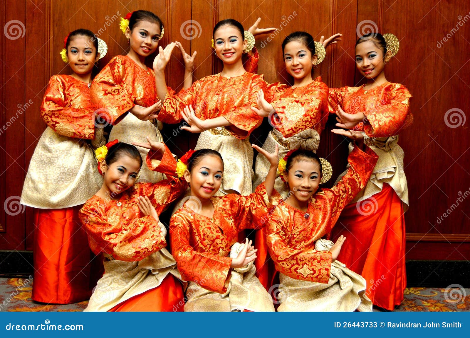 Zapin Dancers editorial stock photo. Image of malay, teens - 26443733