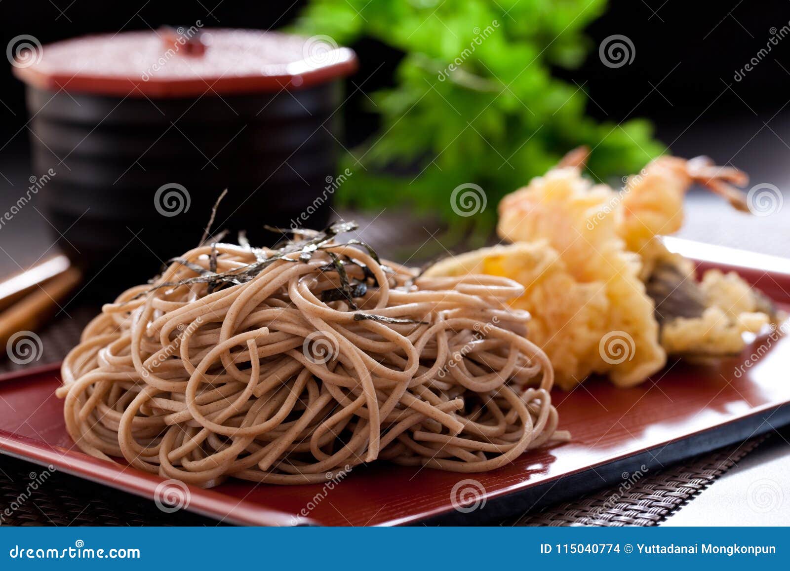 Zaru Soba 库存照片. 图片 包括有 烹调, 食物, 深深, 夏天, 日语, 聚会所, 正餐, 苹果酱 - 115040774