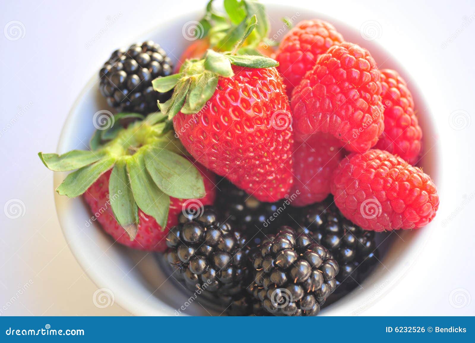 Zarzamora, Frambuesa Y Fresas Foto de archivo - Imagen de aislado ...