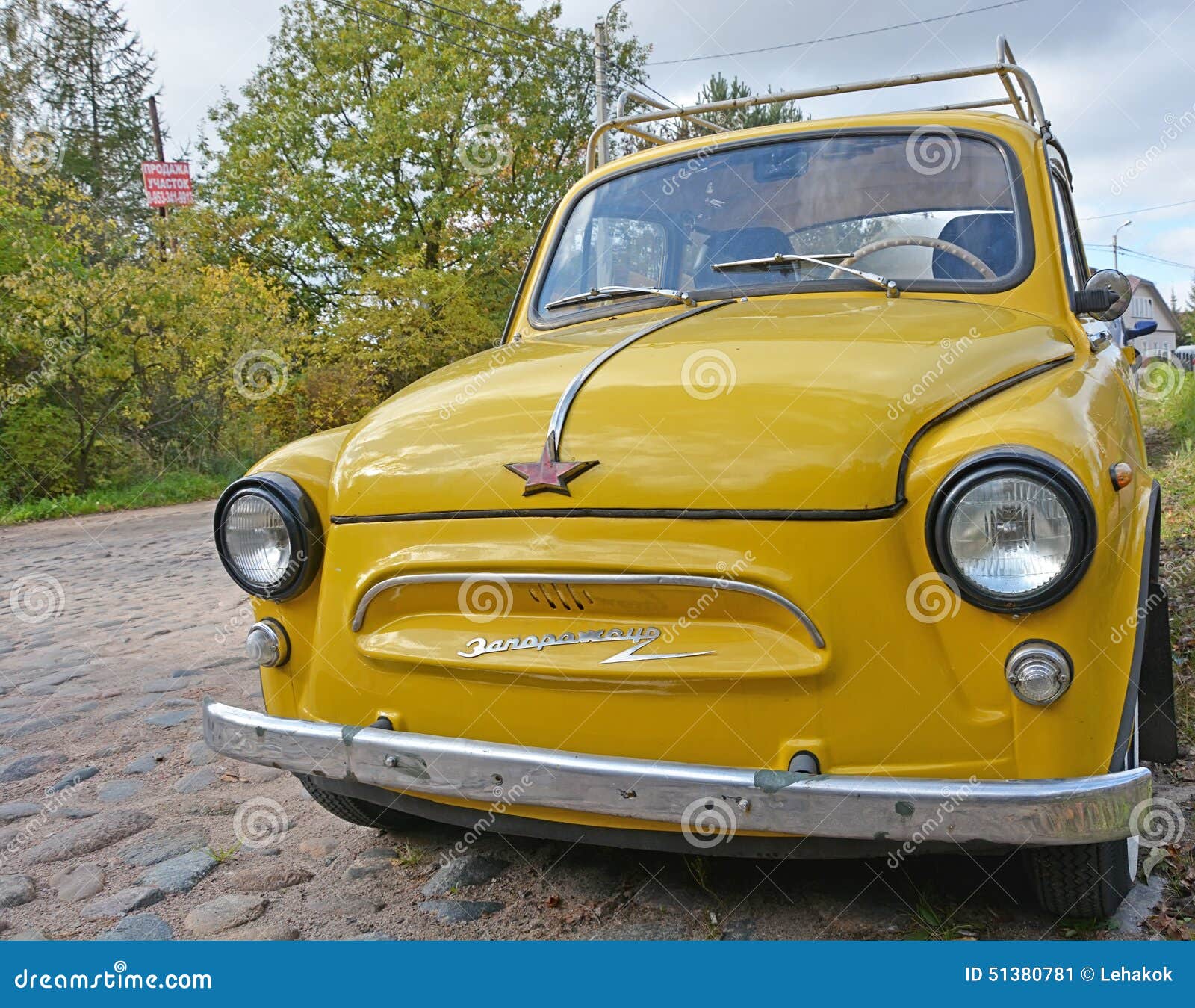 ZAZ-965 jaune Zaporozhets photo éditorial. Image du configuration ...