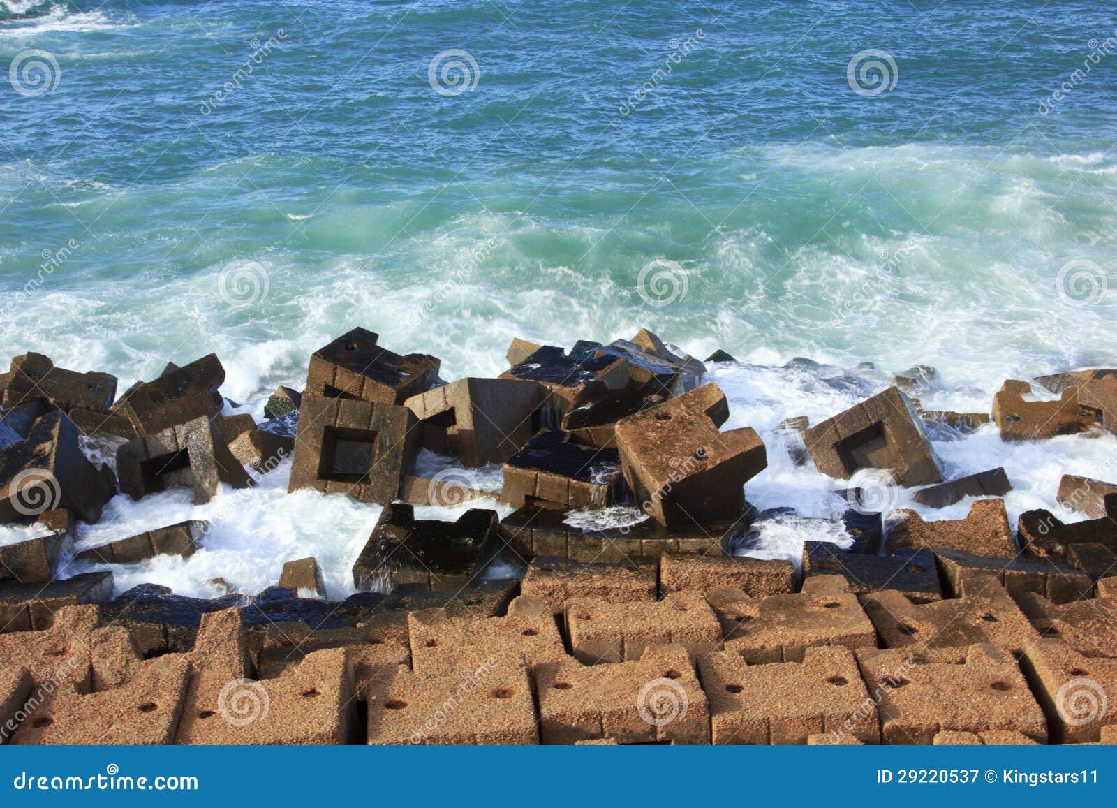 Zeedijk stock afbeelding. Image of concreet, haven, achtergrond - 29220537