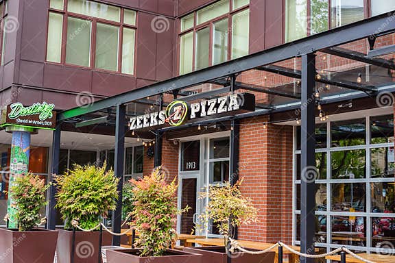 Zeeks Pizza editorial stock image. Image of mushrooms - 57055589