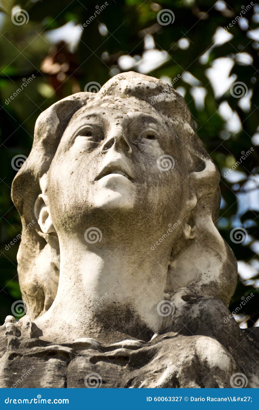 Zeer Oud Standbeeld Van Een Vrouw Stock Afbeelding - Image of ...