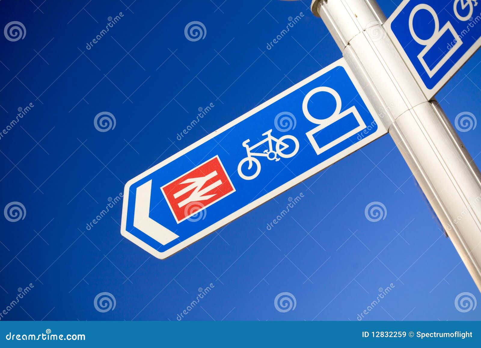 Zeichen zum Gleis stockbild. Bild von zeichen, leuchte - 12832259