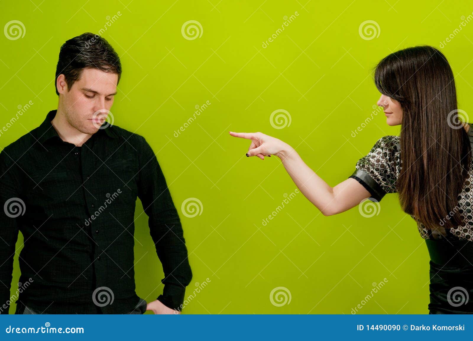 Zeigen des Fingers stockfoto. Bild von finger, frau, büro - 14490090