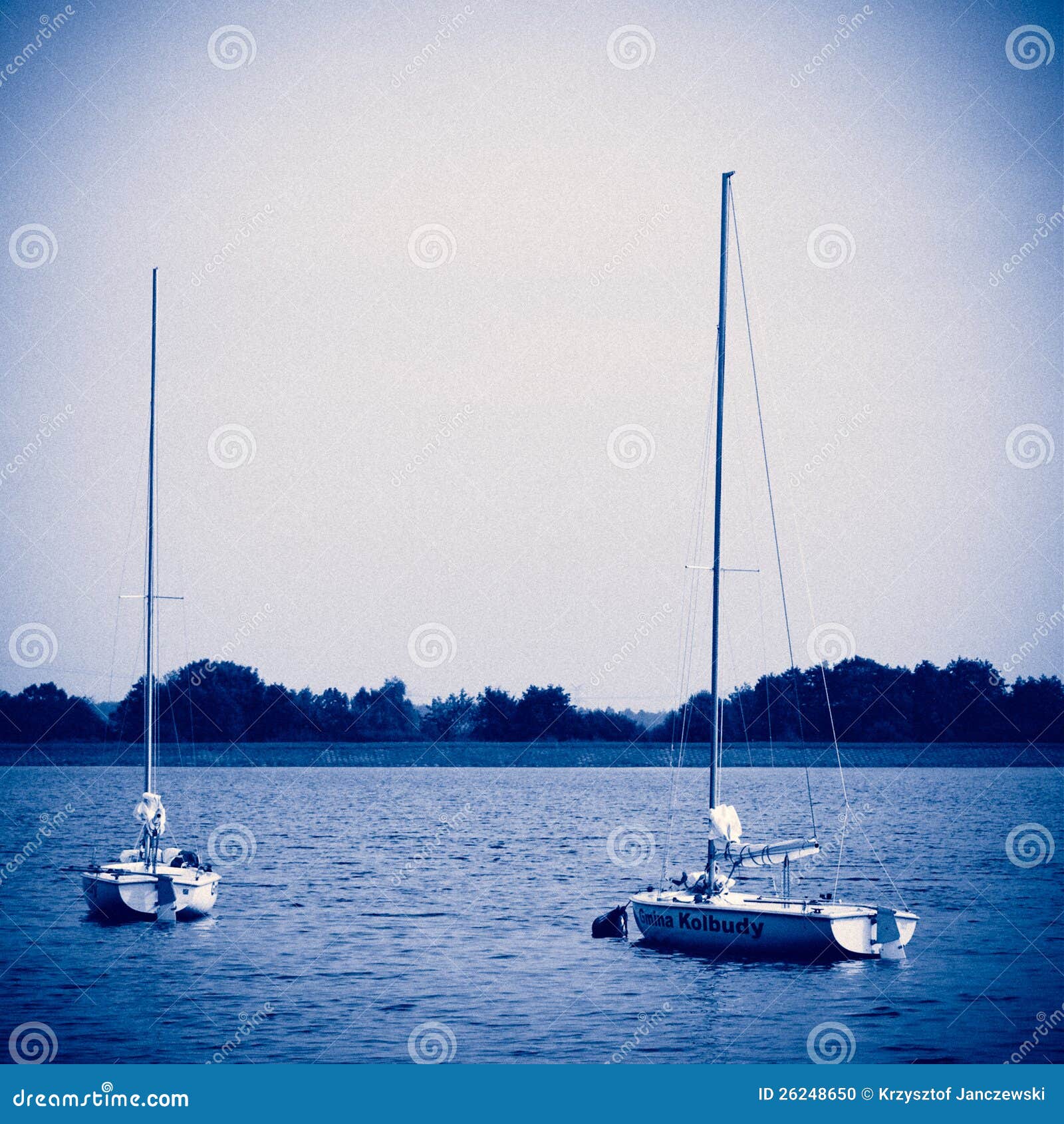 Zeilboten in retro stijl redactionele afbeelding. Image of boot - 26248650