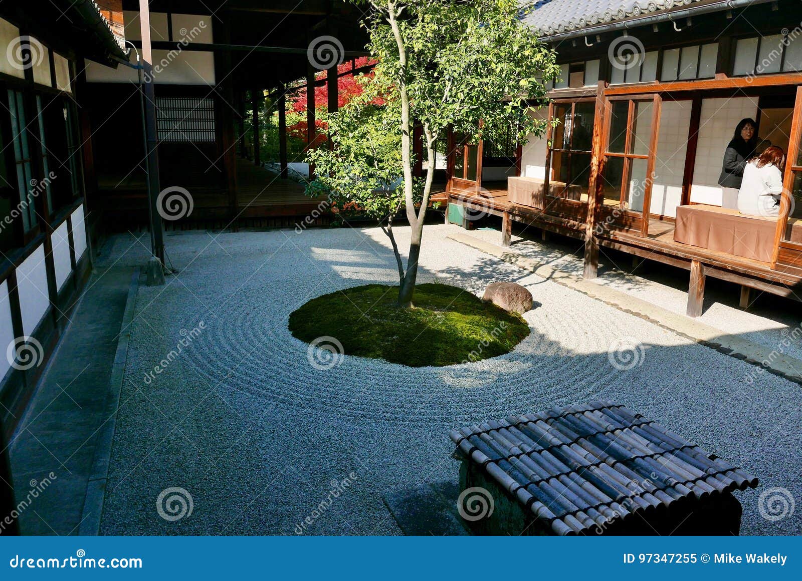 Zen courtyard editorial image. Image of kyoto, garden - 97347255