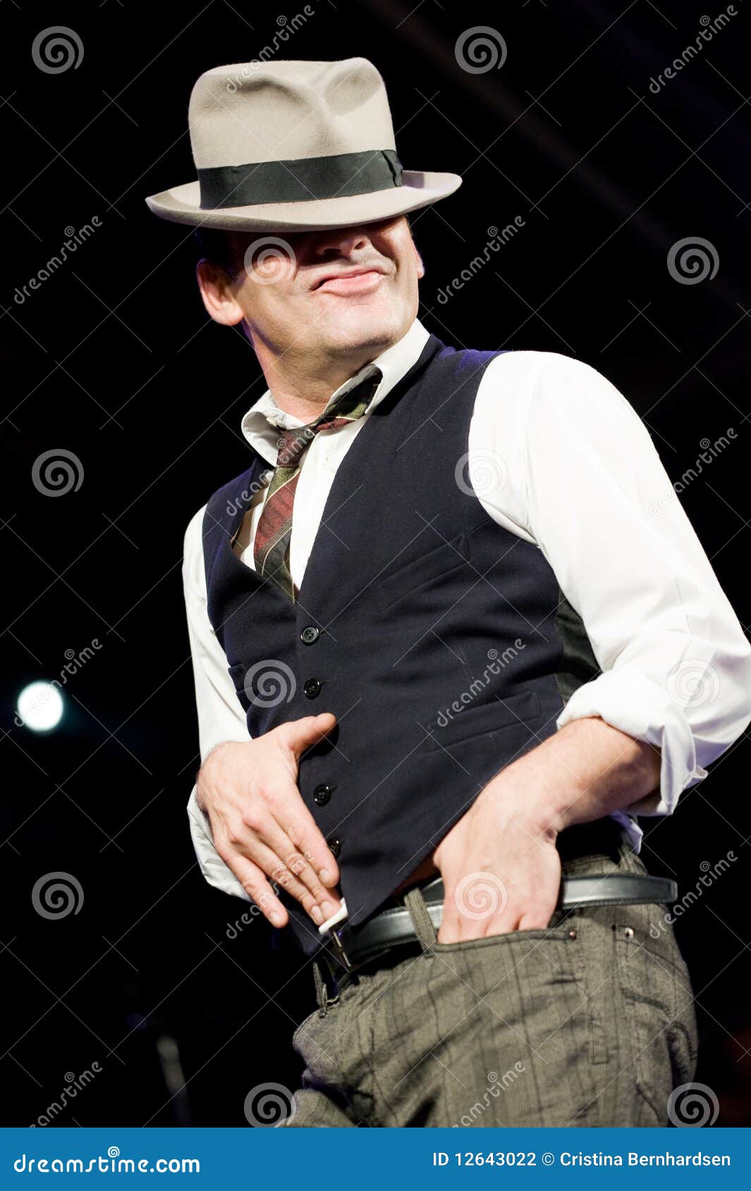 Zenet editorial photography. Image of entertainment, show - 12643022