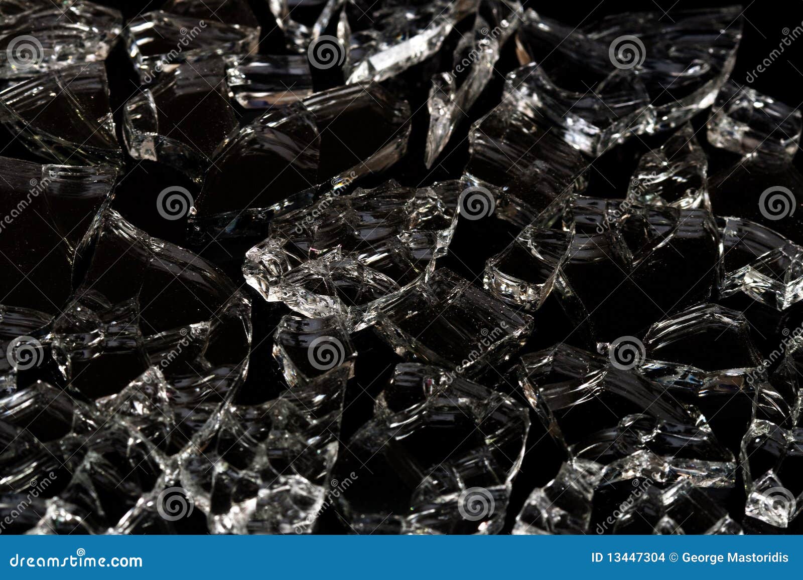 Zerbrochenes Glas stockfoto. Bild von stück, gebrochen - 13447304