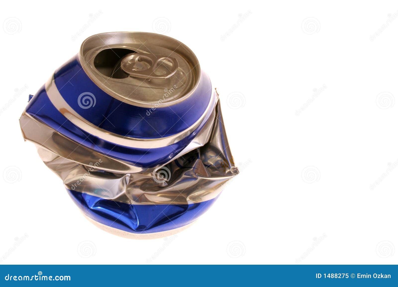 Zerquetschte Bierdose stockbild. Bild von dose, gewohnheit - 1488275