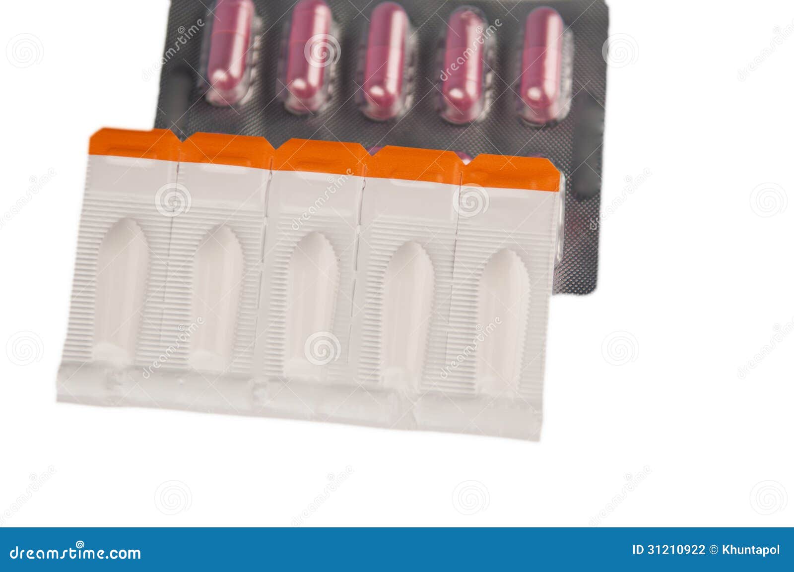 Zetpil Op De Capsule Van Het Blaarpak Stock Foto - Image of geneeskunde ...