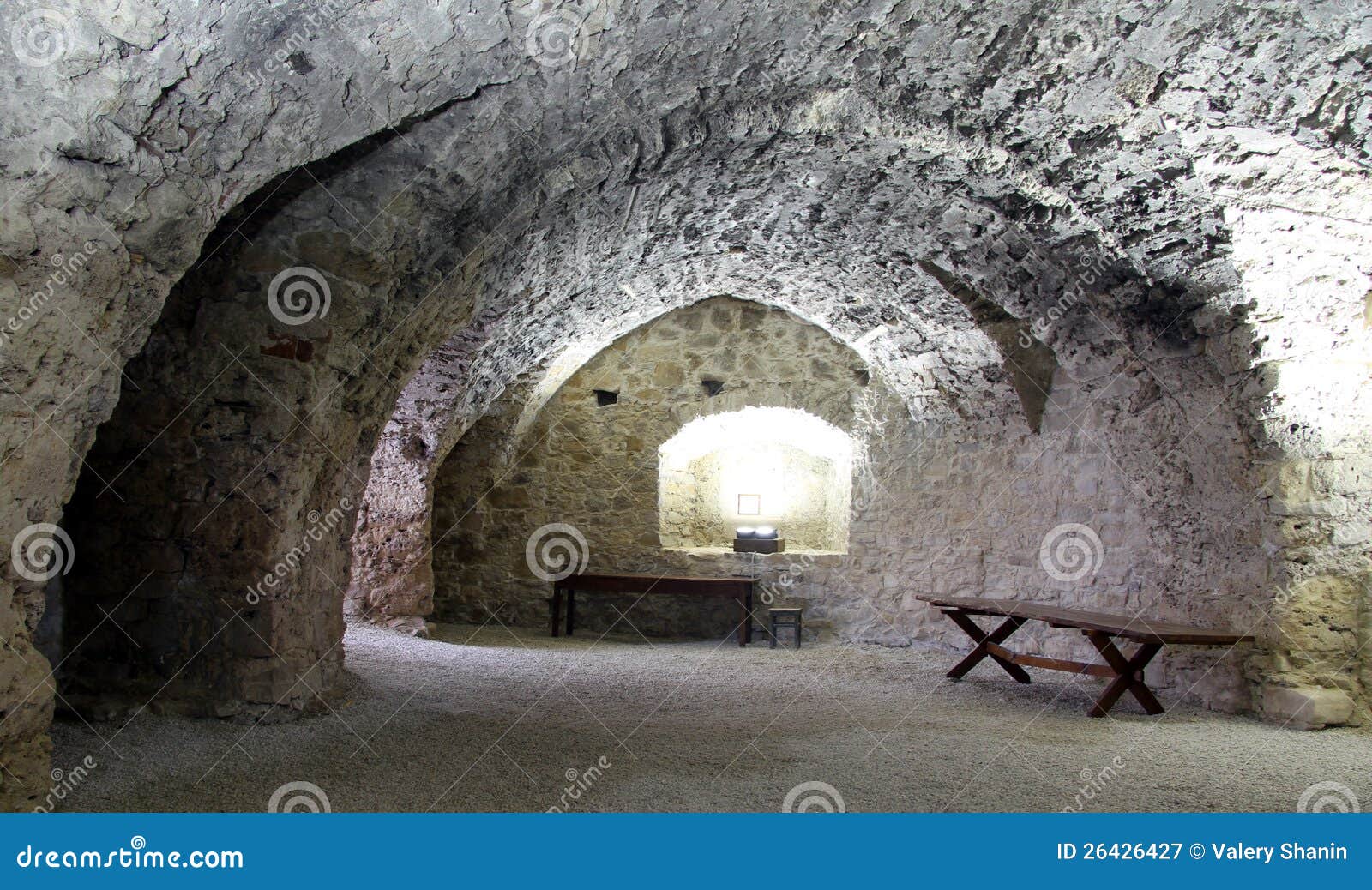 Ziegelsteinkeller stockbild. Bild von wand, aufgebaut - 26426427