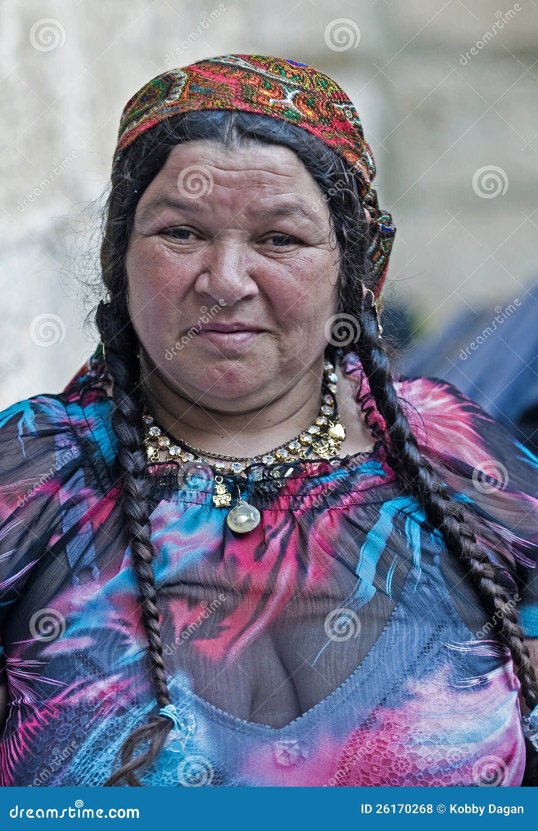 Zigenaren vallfärdar redaktionell arkivfoto. Bild av kristen - 26170268