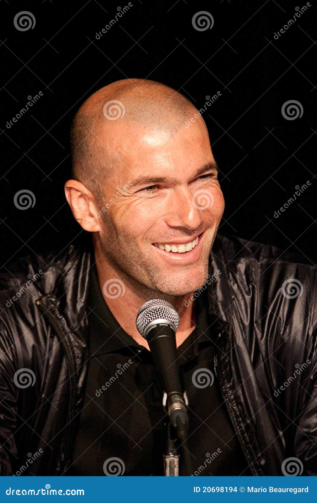 Zinedine Zidane editorial stock image. Image of superstar - 20698194
