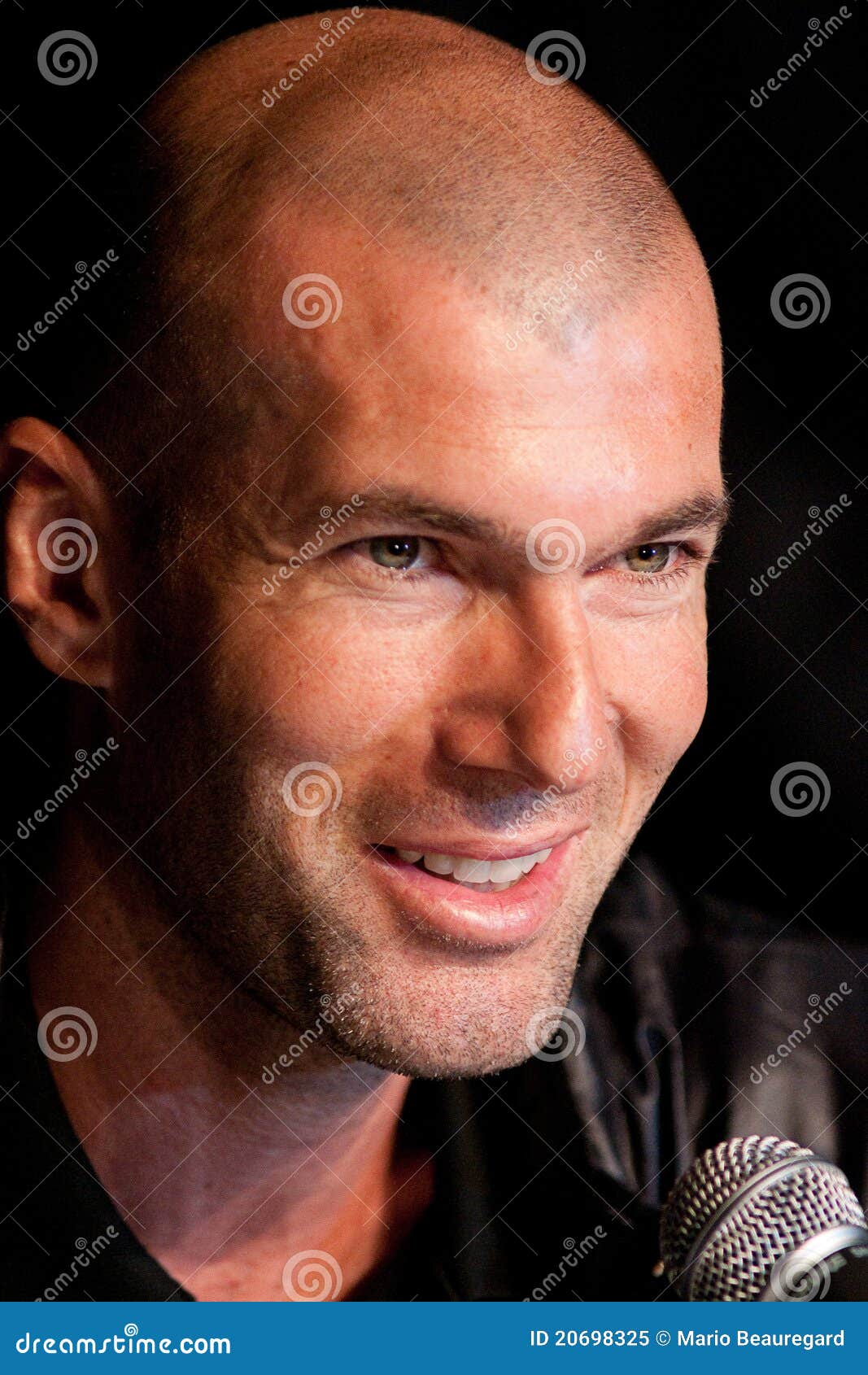 Zinedine Zidane editorial image. Image of professional - 20698325
