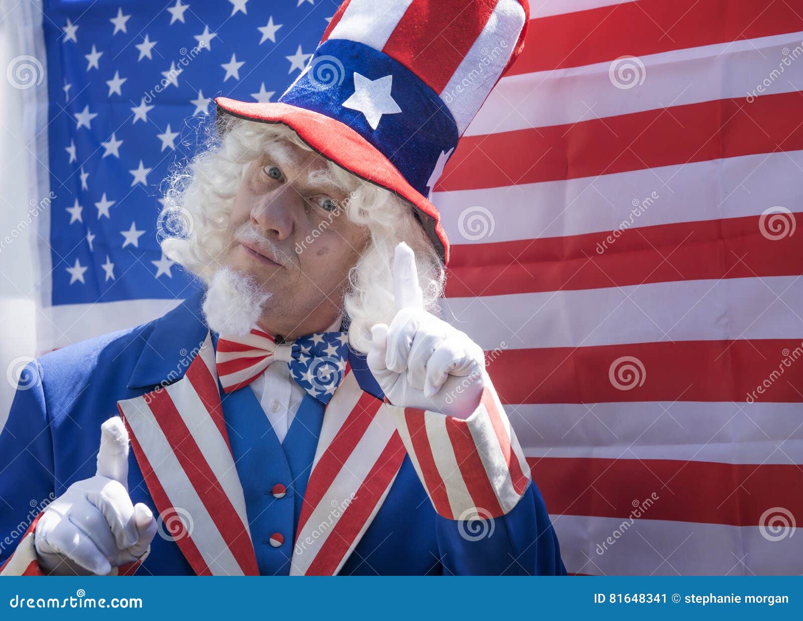 Zio Sam Con Una Bandiera Americana Immagine Stock - Immagine di ...