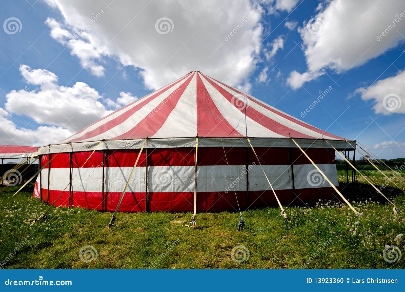 Zirkuszelt stockfoto. Bild von angemessen, zirkus, erscheinen - 13923360