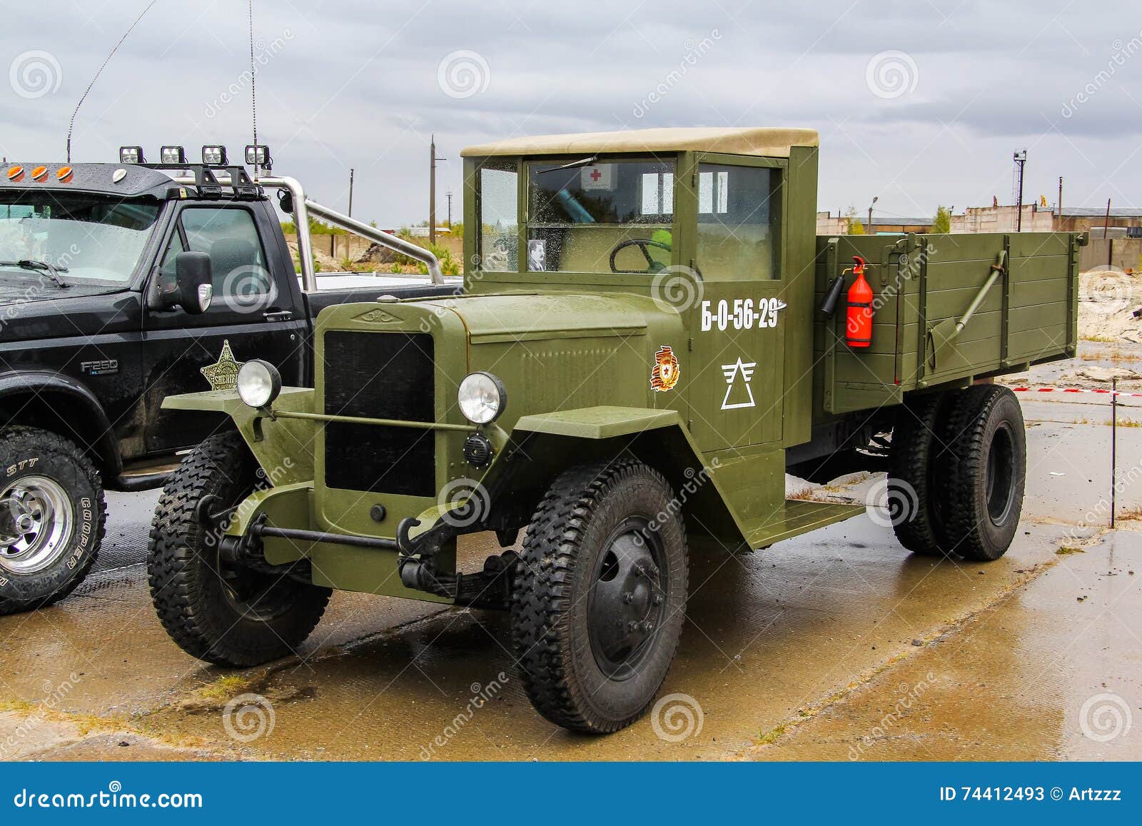 ZiS-5 photo stock éditorial. Image du personne, reproduction - 74412493