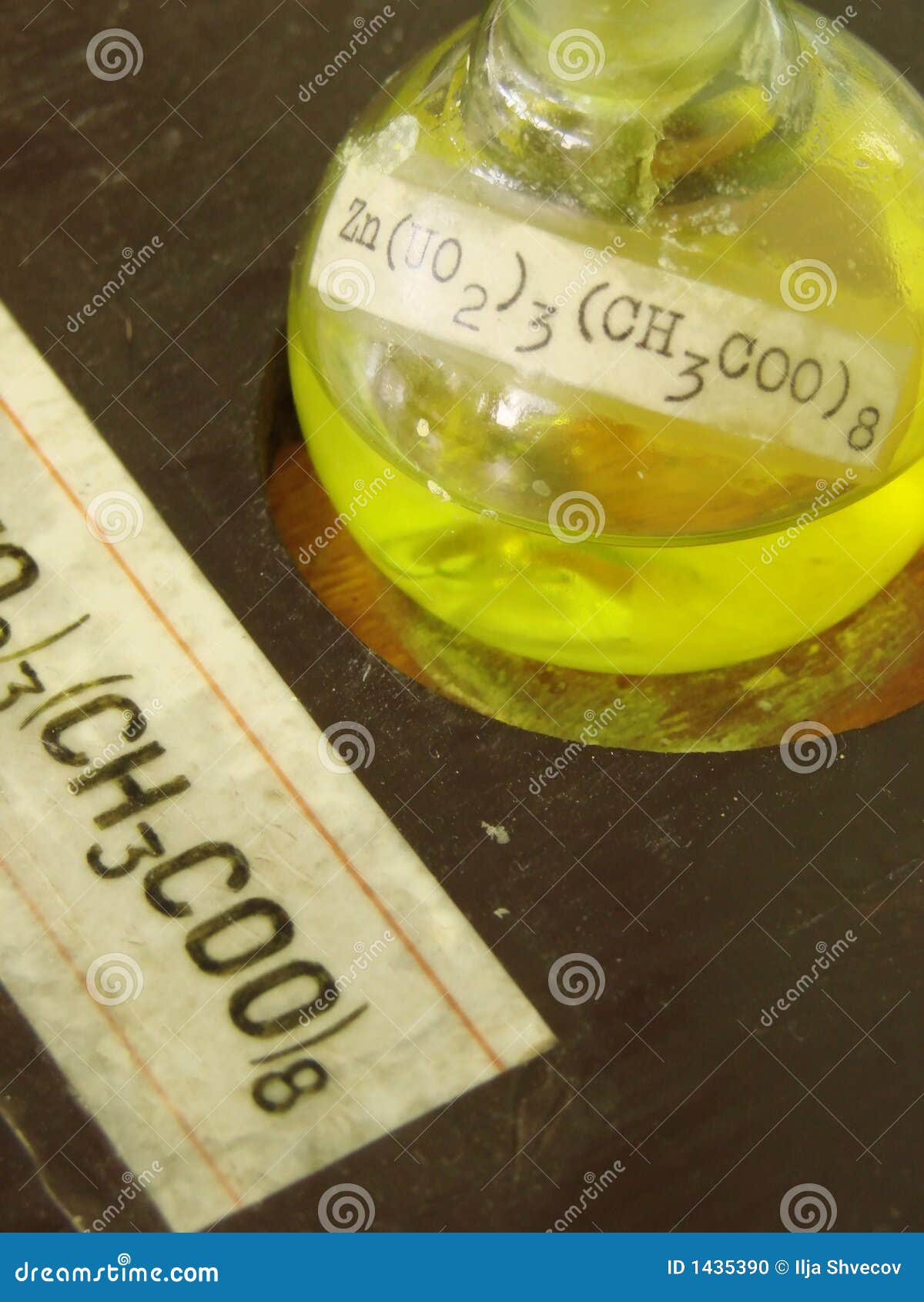Zn(UO2)3(CH3COO)8 stock photo. Image of pharmacy, medicine - 1435390