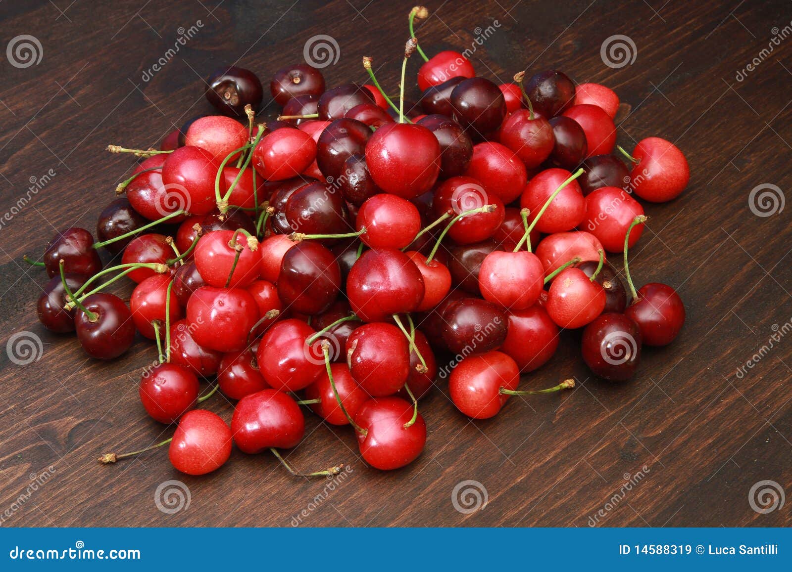 Zoete kers stock afbeelding. Image of geïsoleerd, achtergrond - 14588319