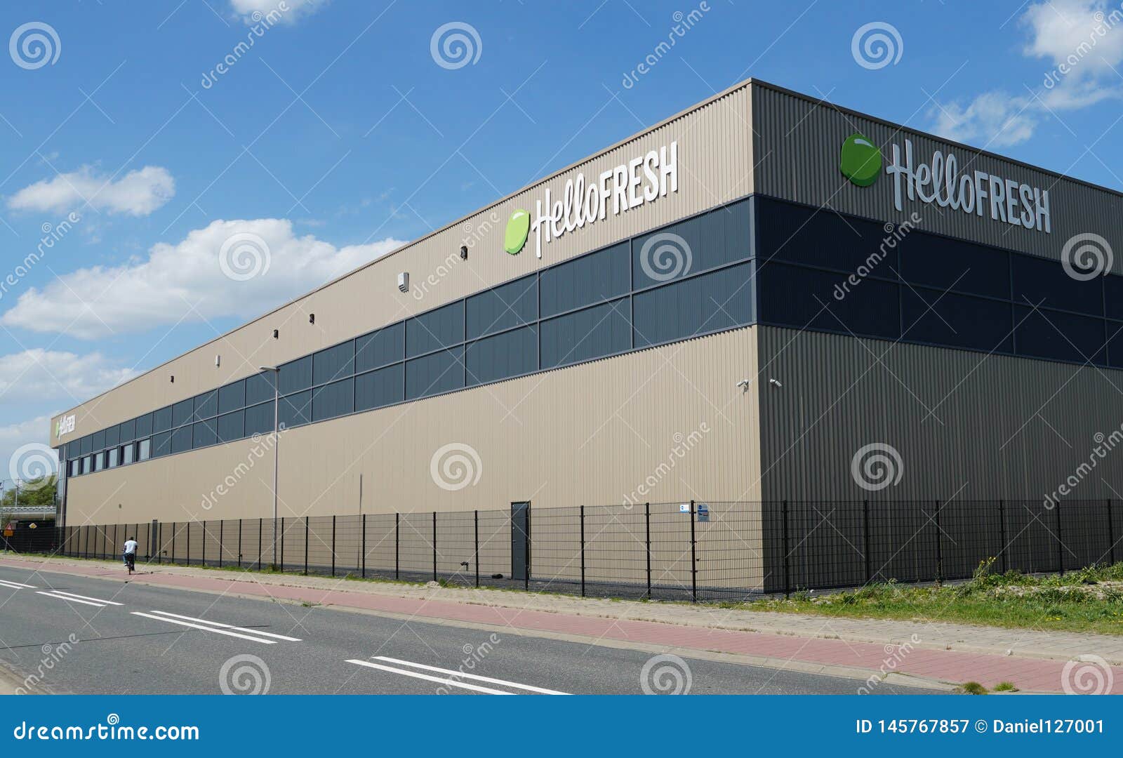 Hellofresh Distribution Center Editorial Photography - Image of food ...