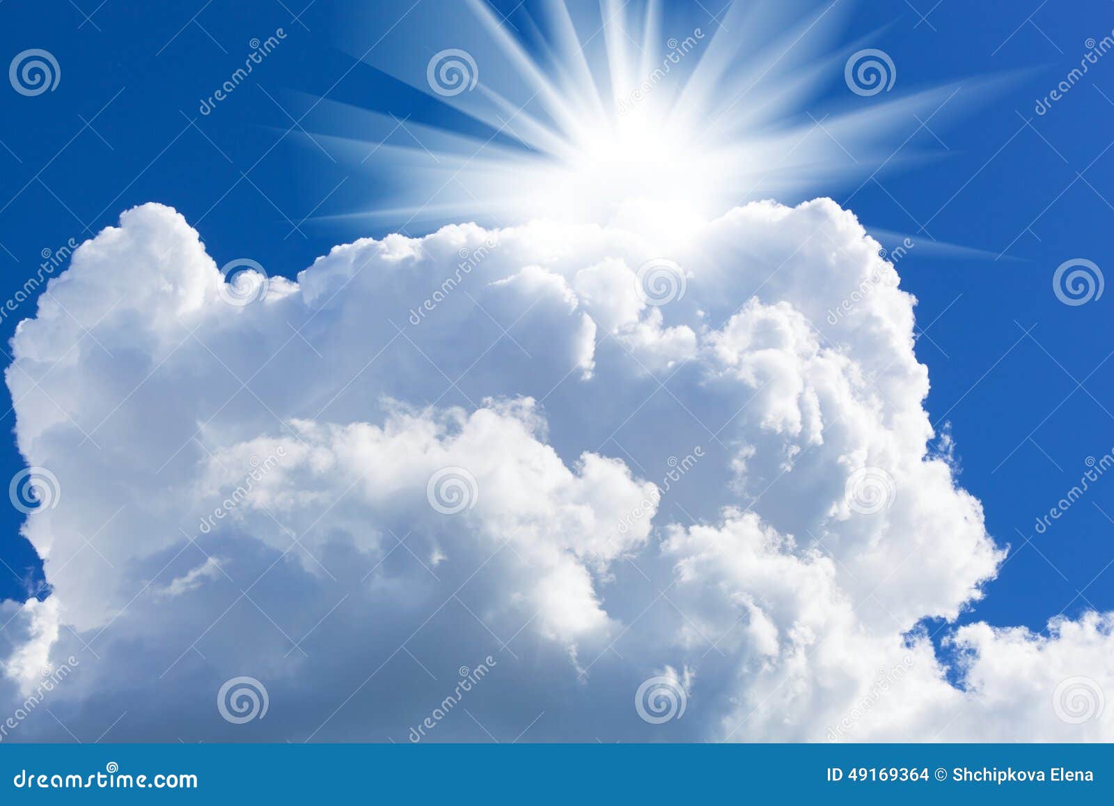 Zon en grote witte wolk stock foto. Image of buiten, groot - 49169364