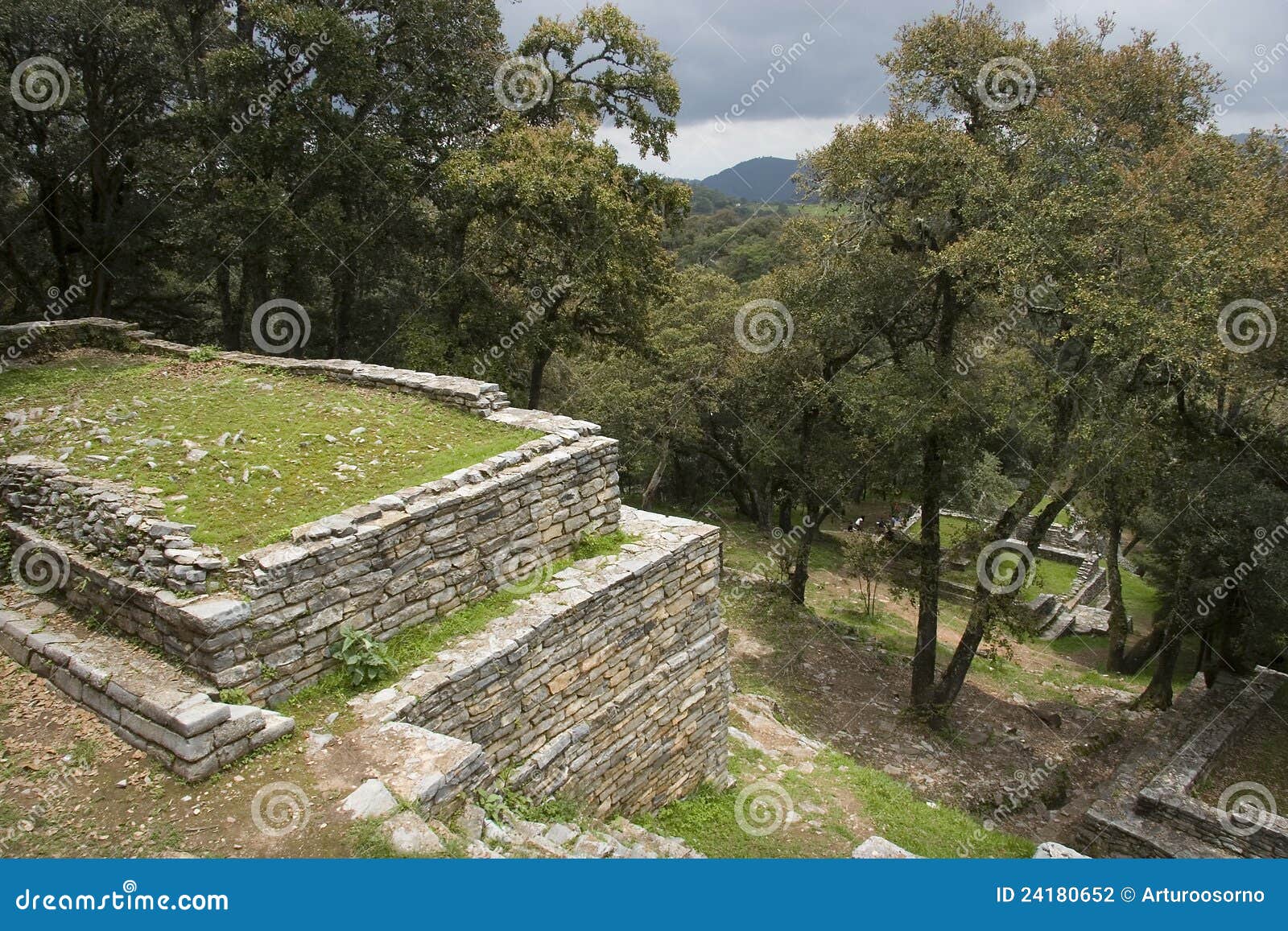 Zona arqueológica de Ranas foto de archivo. Imagen de turismo - 24180652