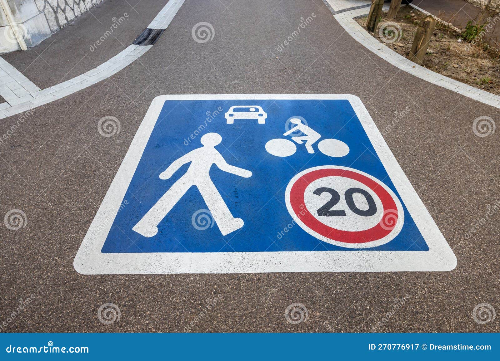 Zona-limite De Velocidade De 20 Km H Imagem de Stock - Imagem de cidade ...