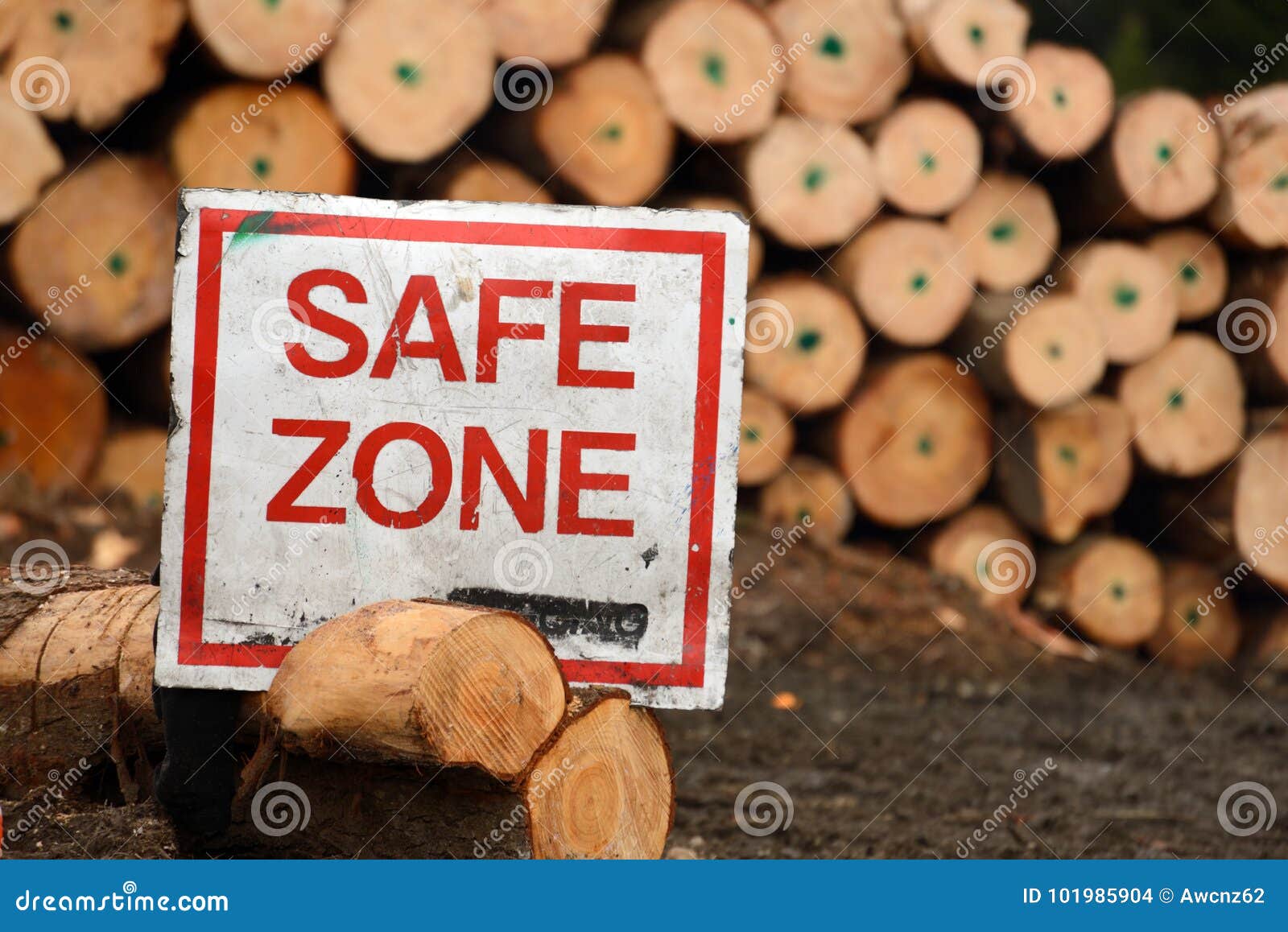 Zona segura foto de archivo. Imagen de oeste, cubo, seguridad - 101985904