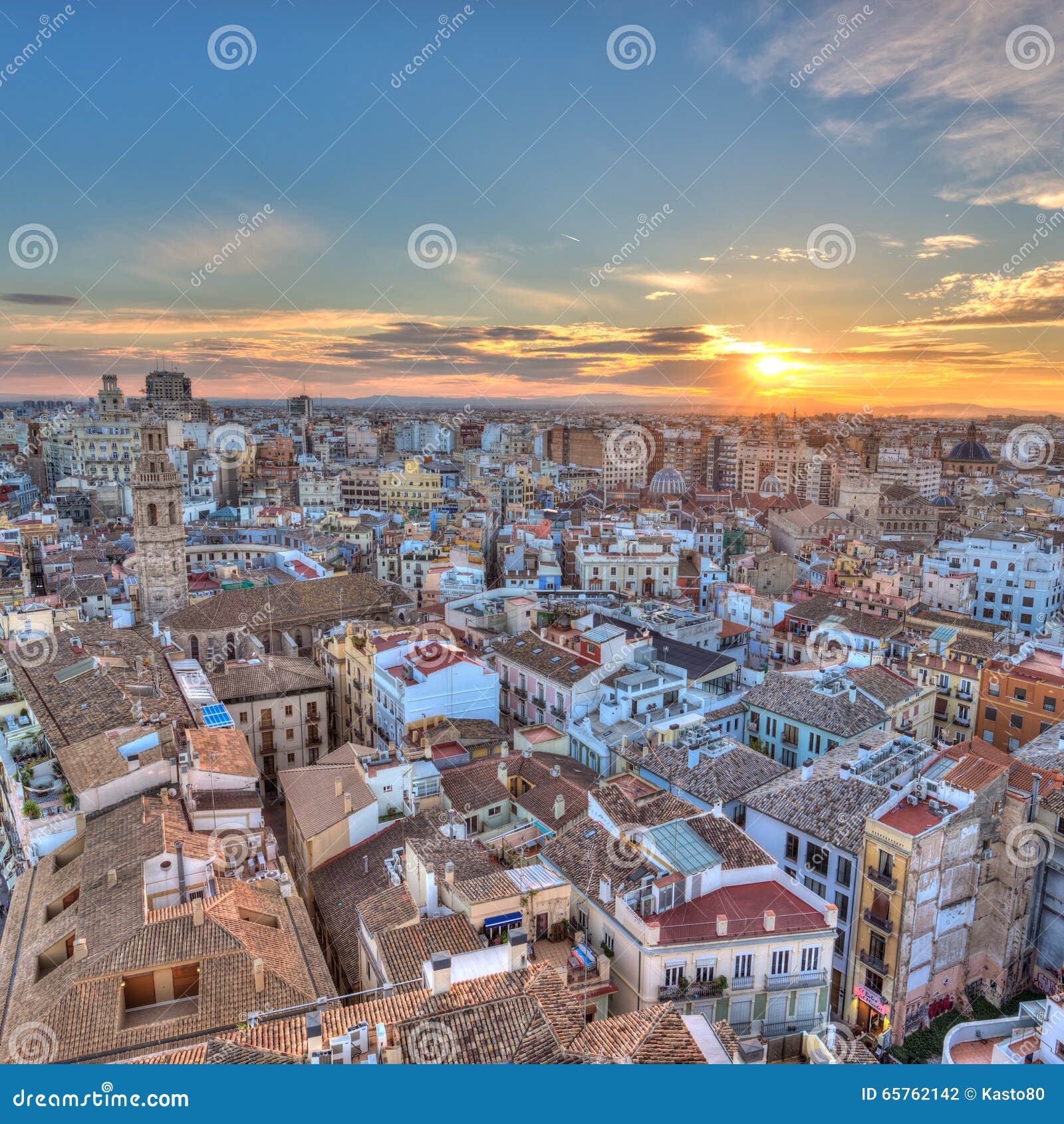Zonsondergang Over Historisch Centrum Van Valencia, Spanje Redactionele ...
