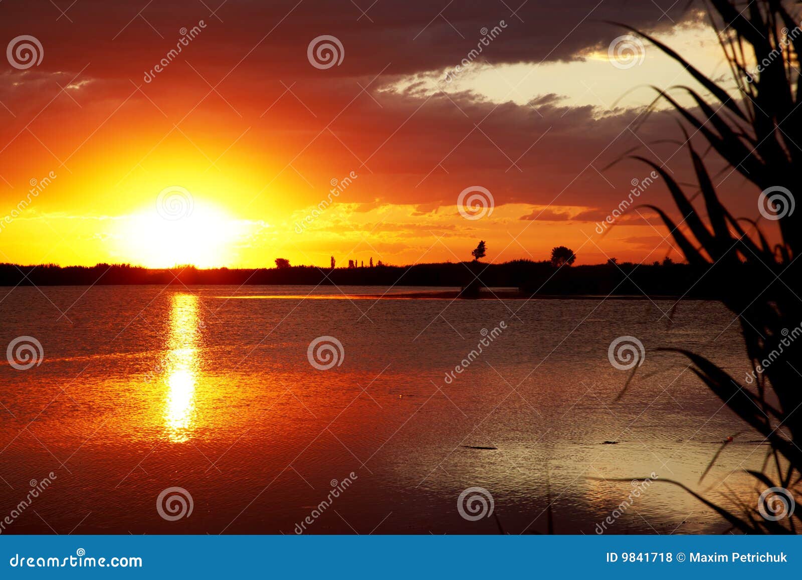 Zonsopgang als stock foto. Image of schemer, wolk, dageraad - 9841718