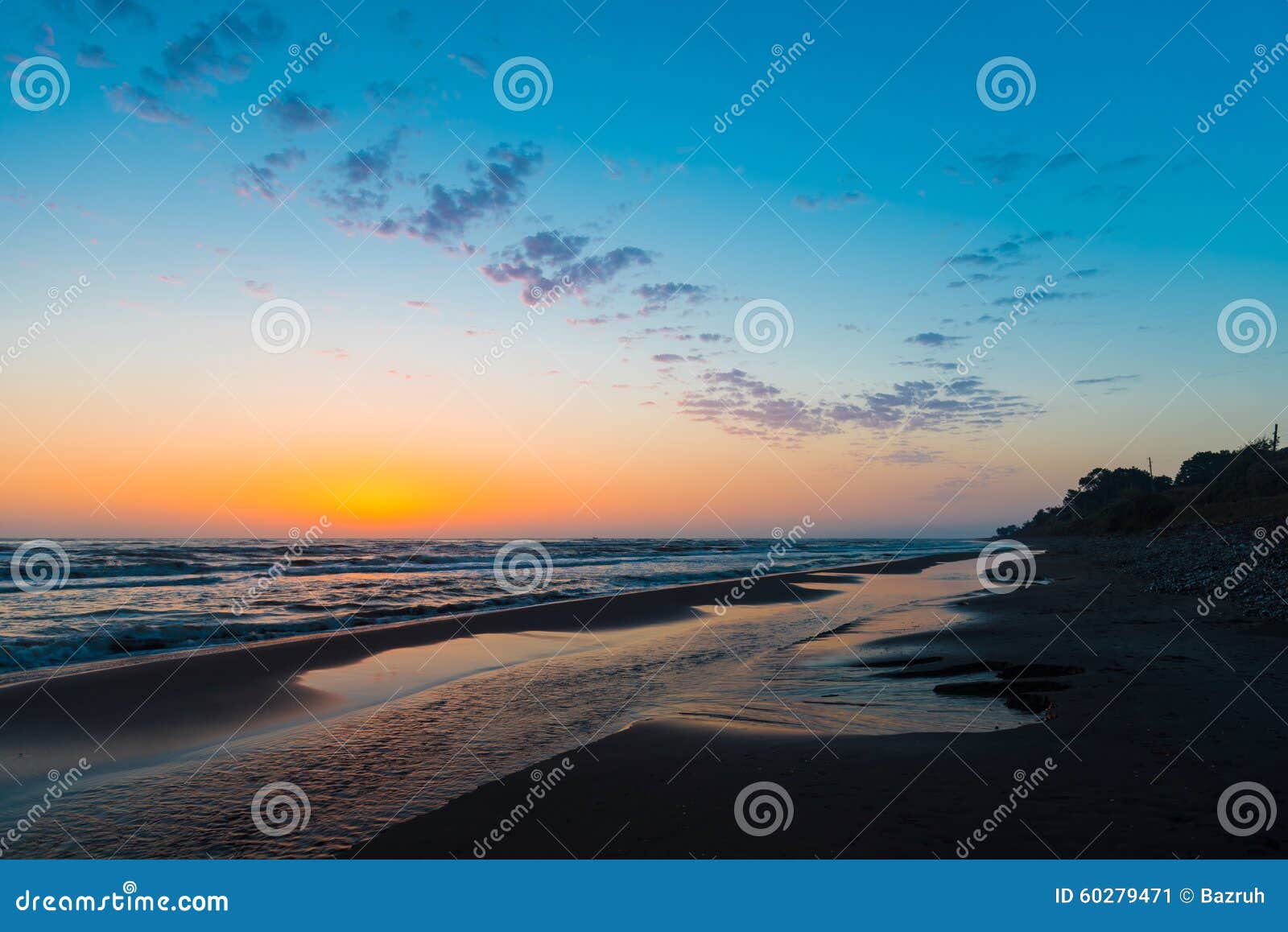 Zonsopgang op overzees stock afbeelding. Image of oceaan - 60279471