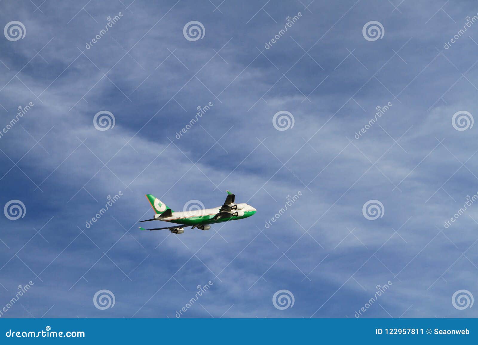 Zoom Up Front Veiw of Passenger Jet Plane Take Off Editorial Photo ...