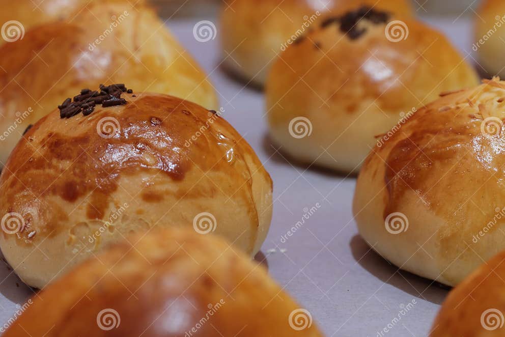 Zoom View of Bread Fresh Out of the Oven Stock Image - Image of salad ...