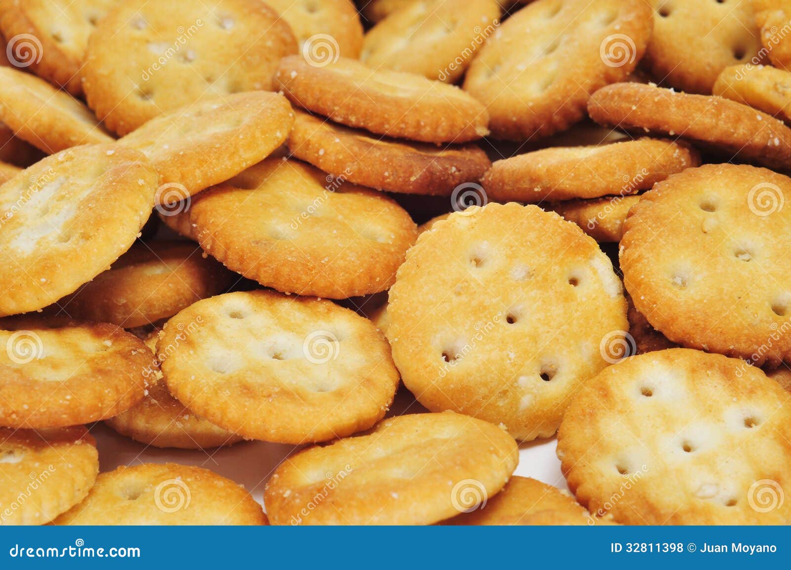 Zoute ronde crackers stock foto. Image of koekje, horizontaal - 32811398