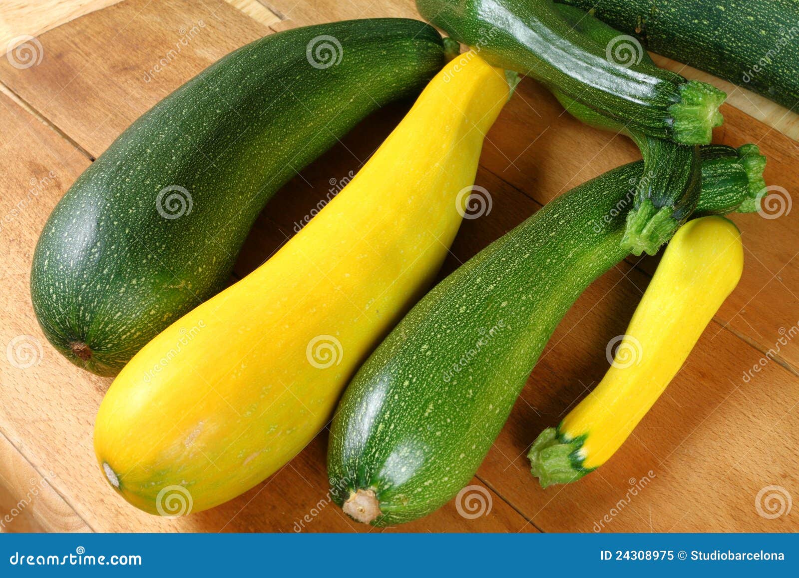 Zucchini Green and Yellow Kinds Stock Image - Image of fruit, green ...