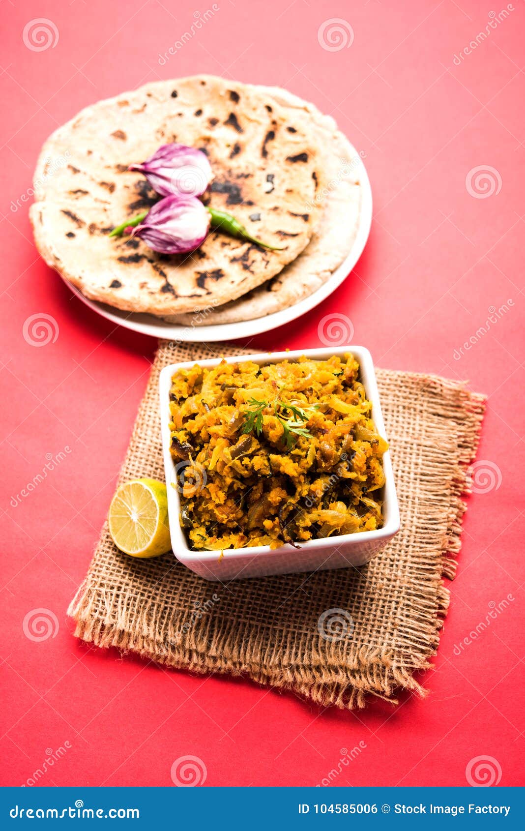 Zunka Bhakar Pithla O Pitla, Comida India Foto de archivo - Imagen de ...