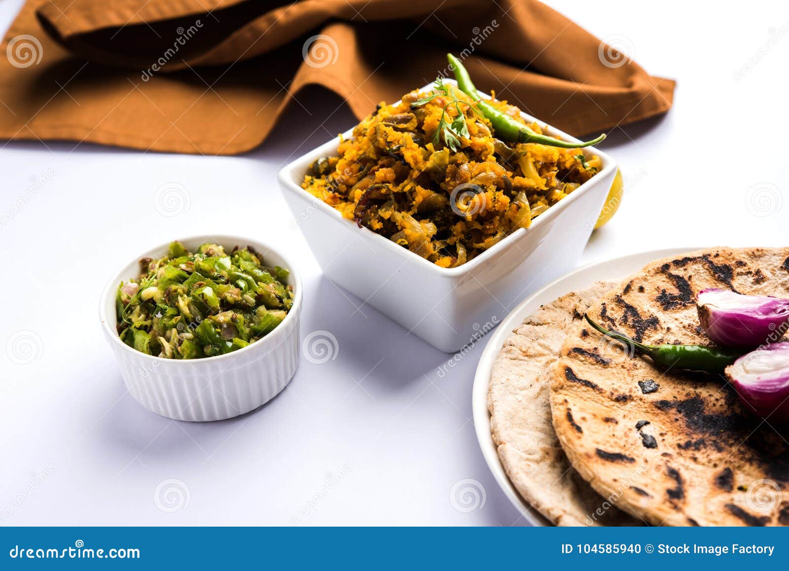 Zunka Bhakar Pithla O Pitla, Comida India Foto de archivo - Imagen de ...