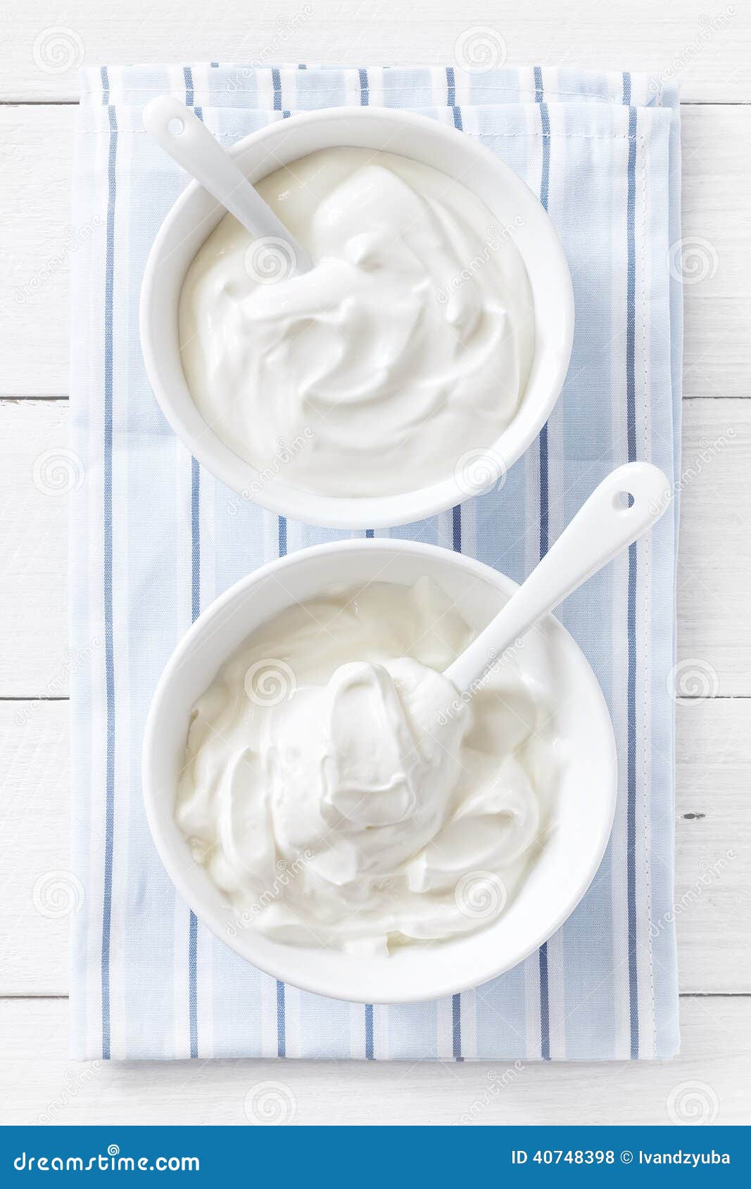 Zure room stock foto. Image of voeding, zuivelfabriek - 40748398