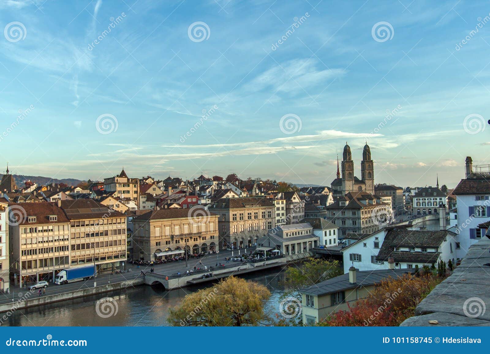 ZURICH, SWITZERLAND - OCTOBER 28, 2015: Panoramic View and Reflection ...