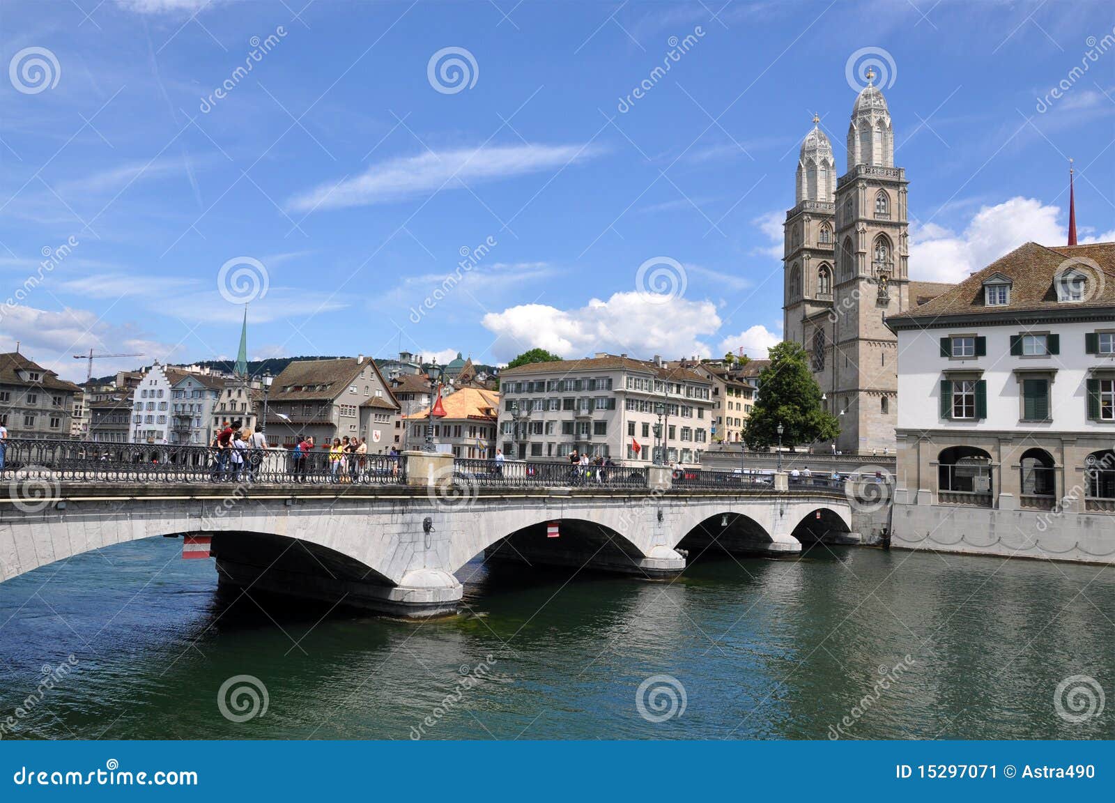 Zurigo del centro immagine stock. Immagine di gonfio - 15297071