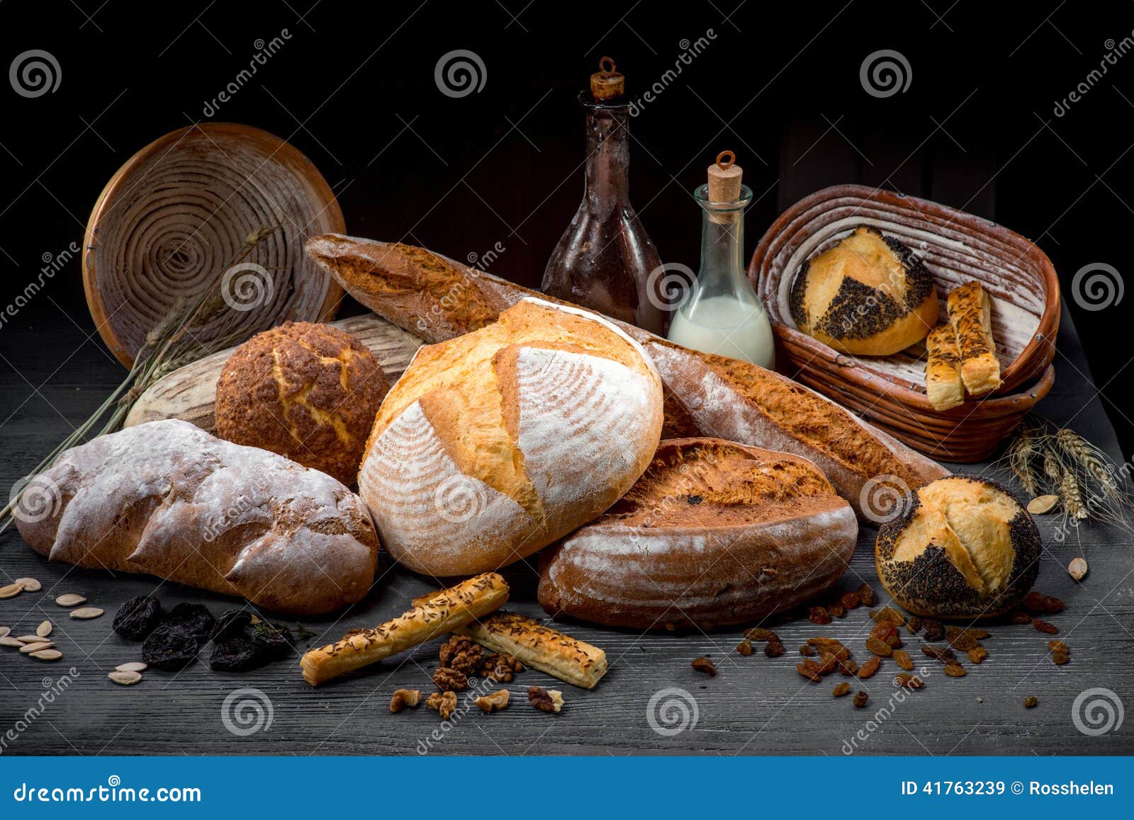 Zusammensetzung von Broten stockbild. Bild von gesund - 41763239
