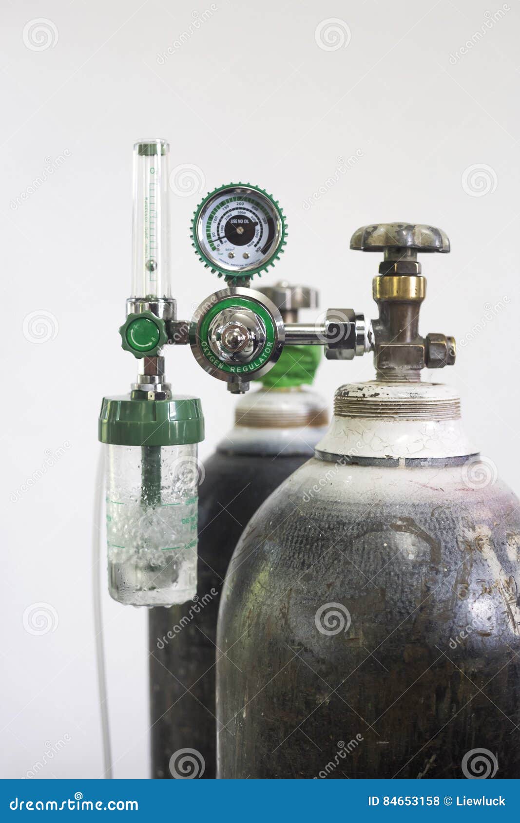 Zuurstofcilinder En Regelgeversmaat Stock Foto - Image of tank ...