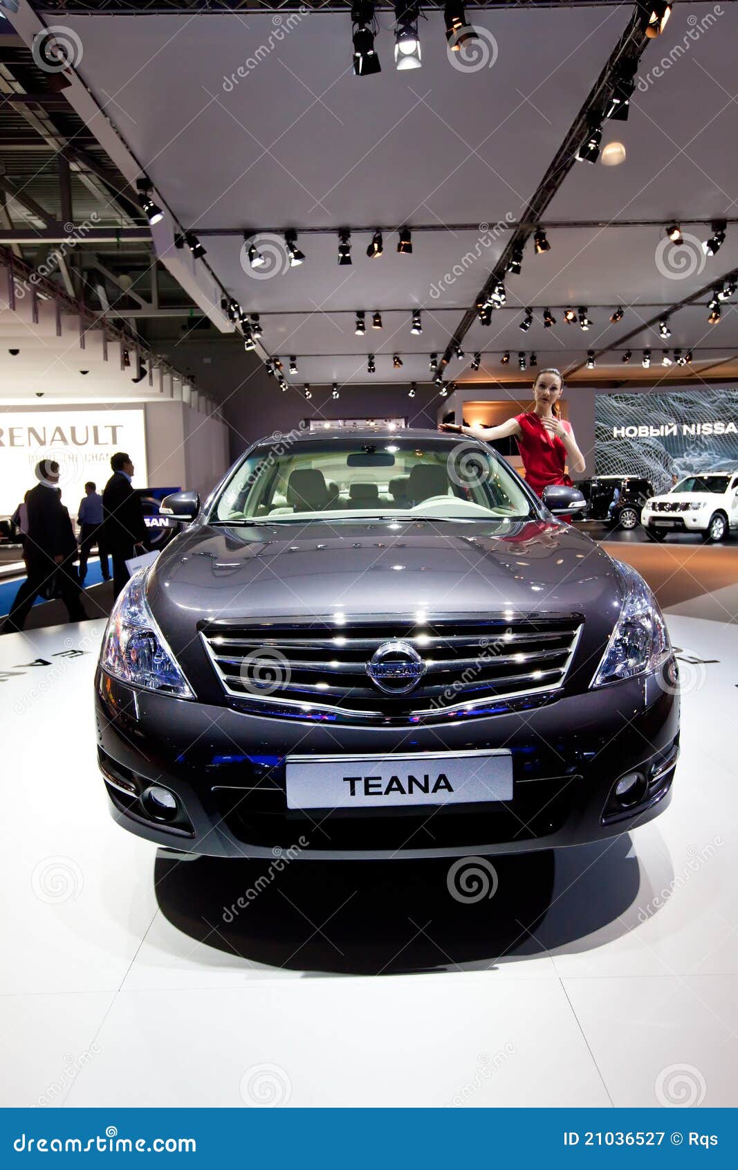 Zwarte auto Nissan Teana redactionele fotografie. Image of metaal ...